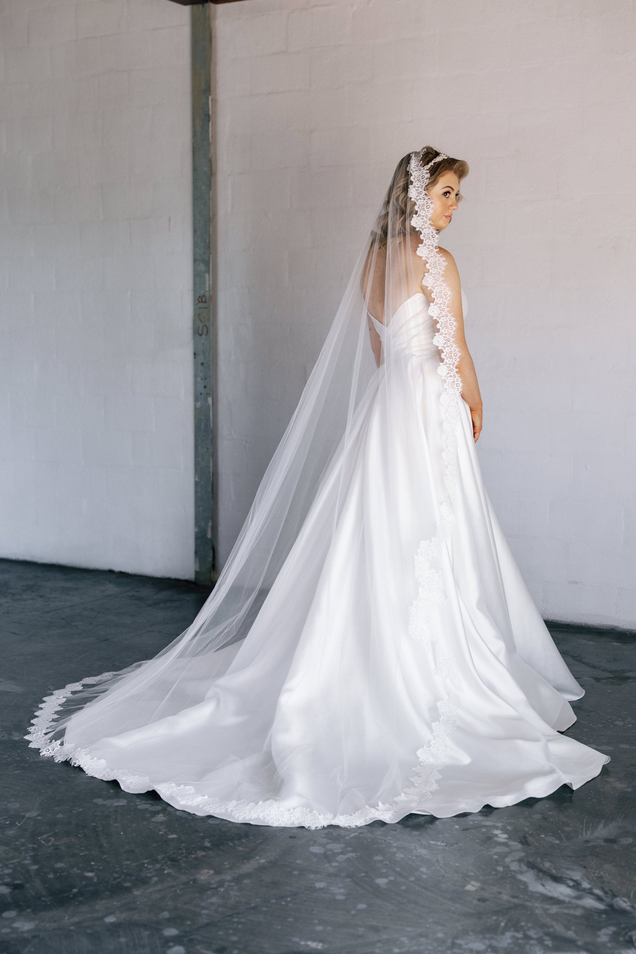 Merinda Mantilla Lace Veil